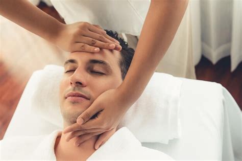 Premium Photo Caucasian Man Enjoying Relaxing Antistress Head Massage