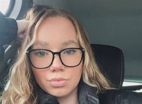 Млада Британка Отидов во болница на 4 дена излегов по две години парализирана ВИДЕО