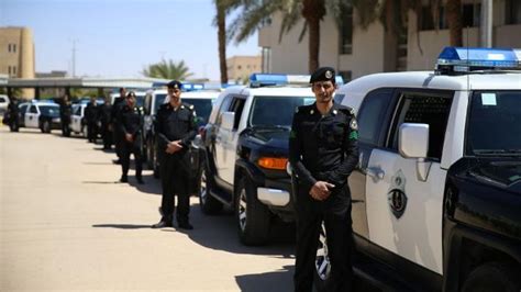 الشرطة السعودية تلقي القبض على منتحل صفة الشرطي السري بعد ابتزازه