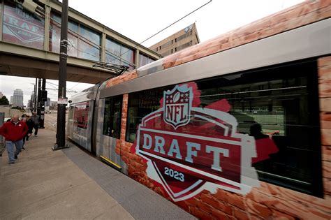 Nfl Draft 2023 Eagles 7 Round Mock Draft Who Will They Take First