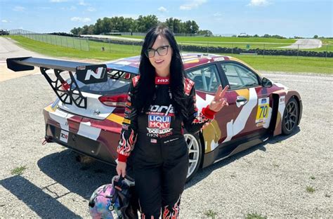 Sally Mcnulty Hará Debut Tcr Imsa Mpc En Road America Sportscar En Español