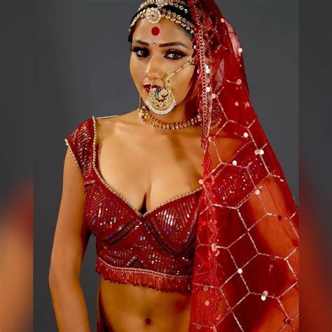 Bhojpuri Actress Shweta Sharma Looks Bold And Beautiful In Her