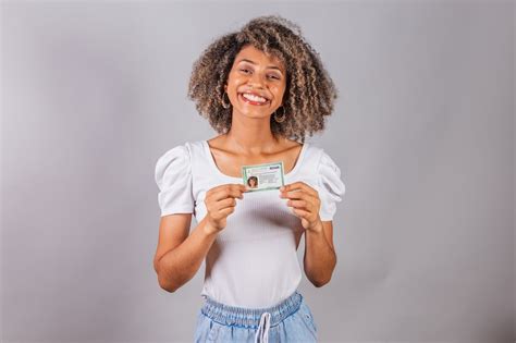 Carteira De Identidade Nacional Cin Como Emitir E Benefícios