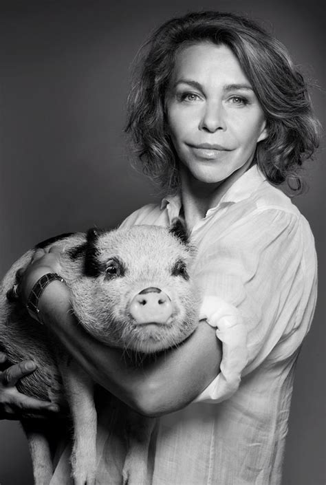 Leslie Ash Walks Unaided For The First Time On Tv Since Getting Mrsa