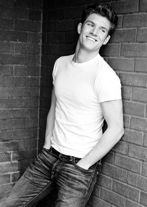 Fashion Style Logan Model