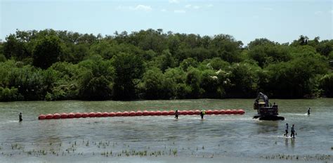 Texas Border Razor Wire Hinders Agents Endangers Migrants