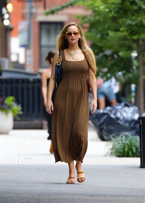 Jennifer Lawrence Braless After Pregnancy 12 Photos The Fappening