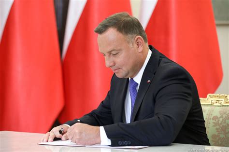 Prezydent Andrzej Duda rozmawiał z prezydentem USA i szefem NATO
