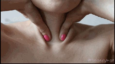 Pressing Jugular Notch Hd Mp4 Sparklyhots Hot Clips Clips4sale