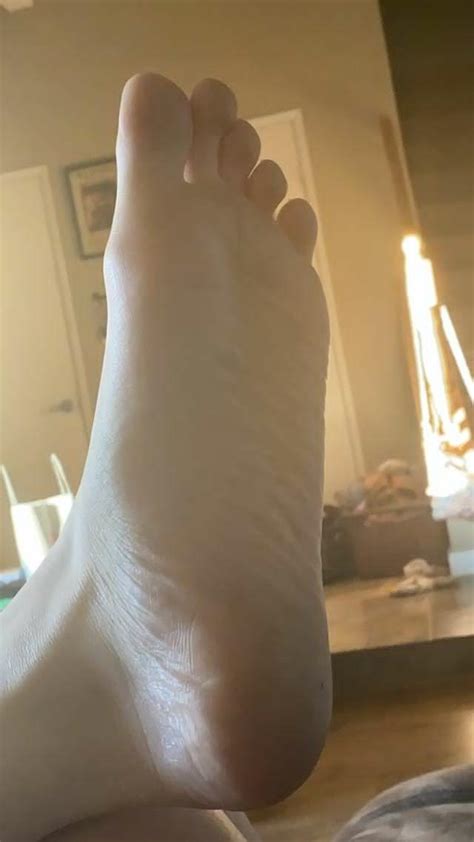 Pretty White Girls Soles Pt4 By Windycity22 On Deviantart