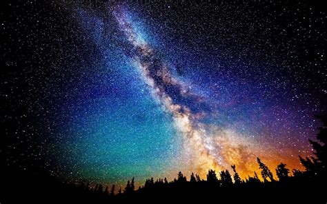 Nuestra galaxia la Vía Láctea en el cielo nocturno Las Mejores