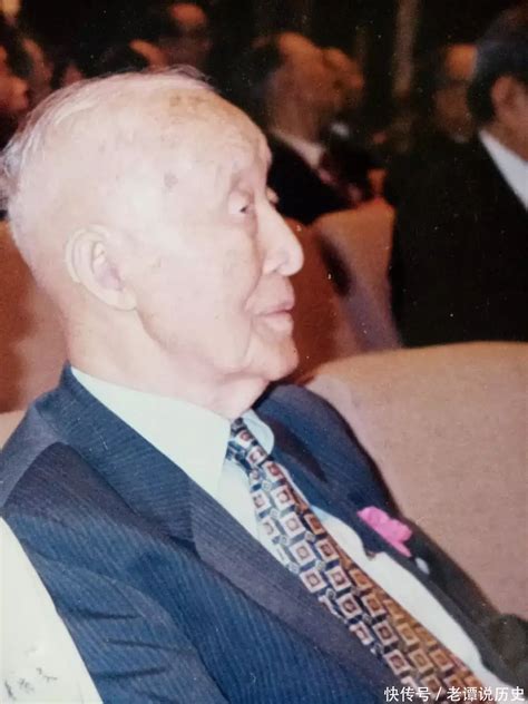 陈立夫1999年留影，晚年反思：我如果有钱，为何还要到美国养鸡？ 360娱乐，你开心就好
