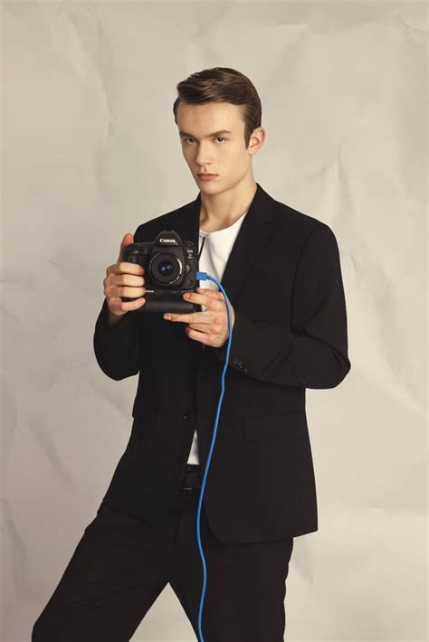 Aron B Quest Artists Models