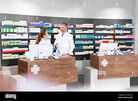 Comptoir de pharmacie Banque de photographies et dimages à haute résolution Alamy