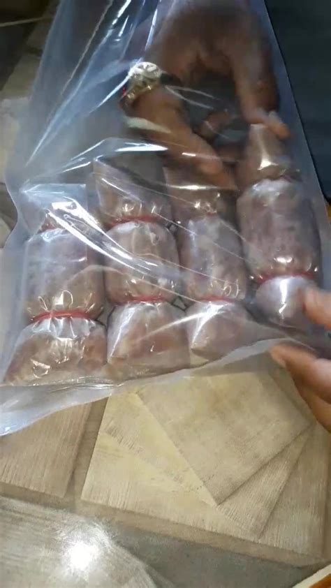 แหนมหมูก้อนสูตรโคราชทำเองสะอาดปรอดภัย ซีนถุงสูญญากาศ สดทุกวันรับ