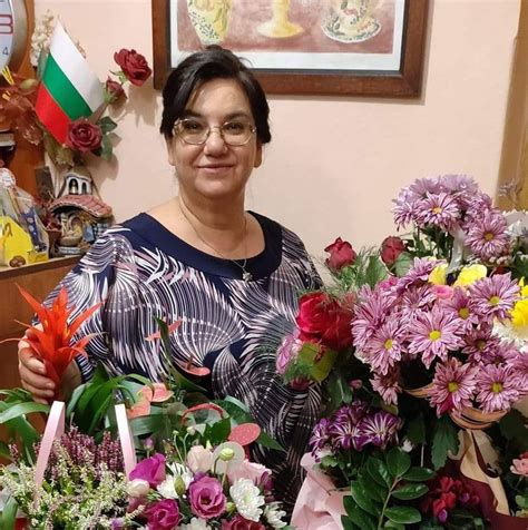 Поезията на 90 те оживява с прожекция Маргарита Недева Facebook