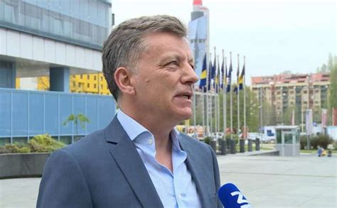 MutljaŽa Iz Rs A Elvir Bucalo Objasnio Sve O ćirilici Evo Šta Je Rekao Magazin Press