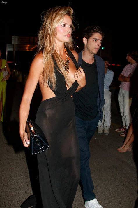 Brooks Nader Shows Off Her Nude Tit In St Tropez 14 Photos Thefappening