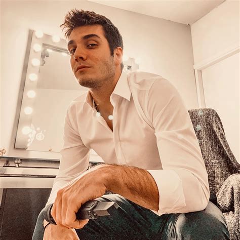 Γιώργος Κακοσαίος Η γιαγιά του τα σπάει στο Tiktok με το τραγούδι