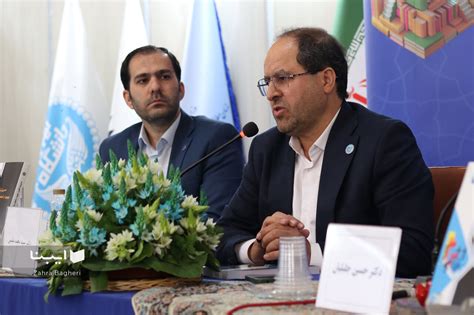 رئیس دانشگاه تهران مسائل سازمانی کشور ما با ترجمه‌های غیر مربوط فهم