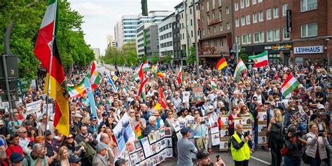 1000 Menschen Bei Anti Kalifat Demo Jüdische Allgemeine