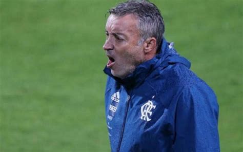 Domènec Mostra Lado Vibrante No Flamengo E Anima Torcedores Nas Redes
