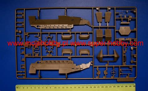 Sdkfz 251 17 Ausf C Command Halftrack Model Do Sklejania Afv Club 35117