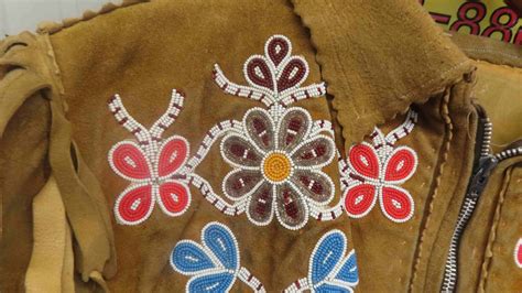 Vintage Cree First Nations Fringed And Beaded Hide Jacket Size Medium