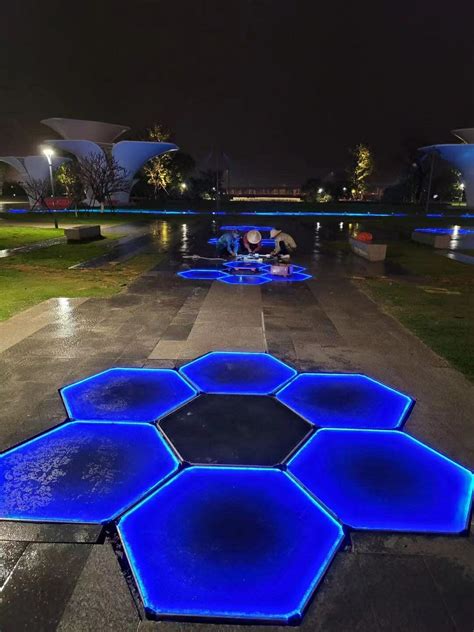 太阳能光伏发电地砖 厦门浪漫紫荆夜跑园 北京岚月科技