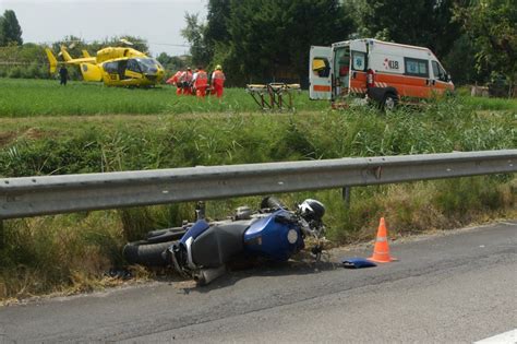 Cade In Moto Per Una Buca Sulla Marabina SettesereQui