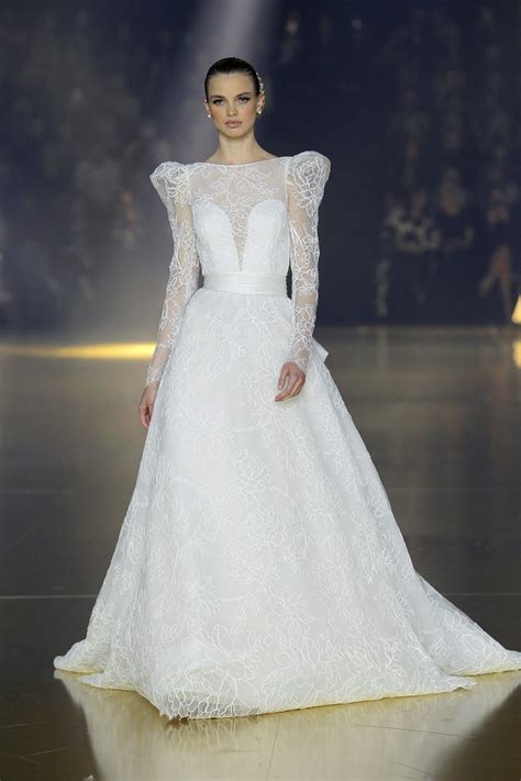 5 Tendencias En Vestidos De Novia Para El 2023 Desde La BBFW Novias