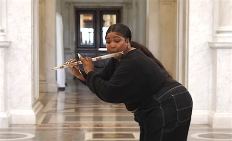 Lizzo Plays James Madisons Priceless 200 Year Old Crystal Flute