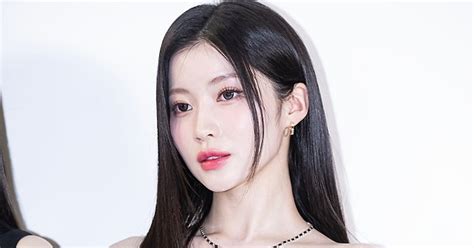 [현장포토] 시 선 집 중 아사 섹시한 흑조