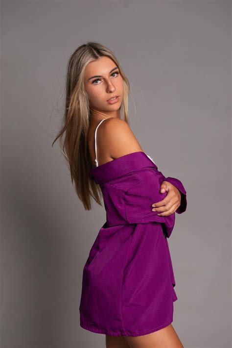 Vania Mead — Tamblyn Model Management