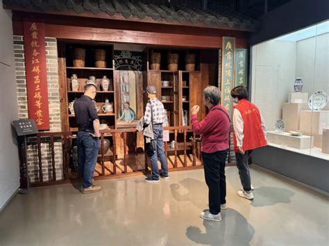 华林街：湛露、德星社区党委联合开展“追寻红色荔湾，赓续文化根脉”主题党日活动（组图）广州市荔湾区人民政府门户网站