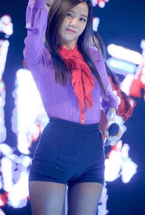 Jisoo Proudly Showing Her Cameltoe 💦 How Long Would You Last If You