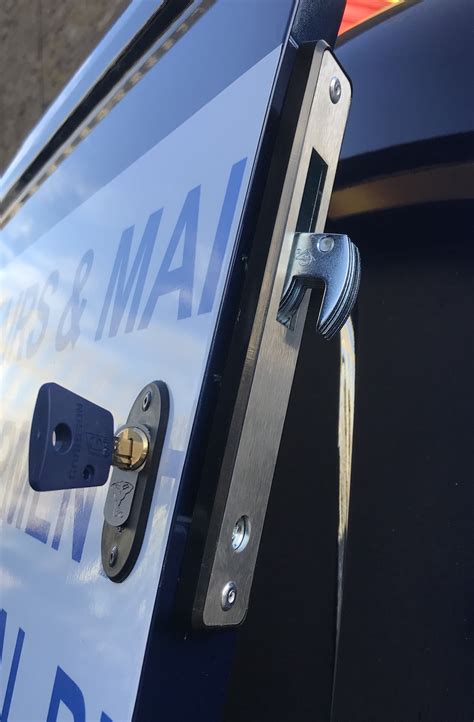 Garrison Hook Locks Maxus Deliver 9 Uk