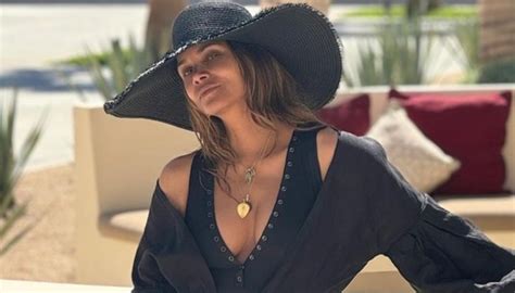 Halle Berry Poses Entirely Topless As She Posts Racy Selfie Blacksportsonline