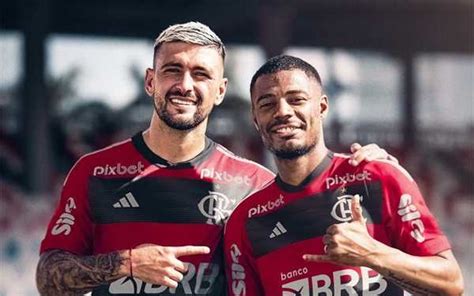 Arrascaeta Celebra Parceria Com De La Cruz E Aguarda Chegada De Viña Ao