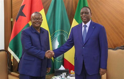 Situation Politique Sénégalaise Le Président Embaò Débarque à Dakar