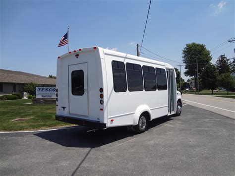 2020 Elkhart Coach Ecii Ford 14 Passenger Shuttle Bus