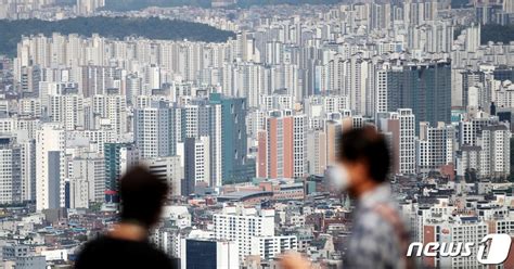 Mb·朴보다 높은 文정부 집값 상승률정책 탓 다른 변수 때문