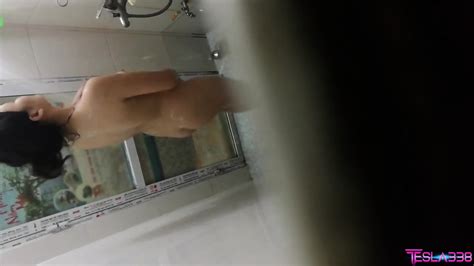 Ngintip Cewek Lagi Mandi