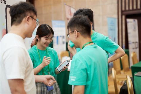 Apple 庆祝在中国社区、教育和创新发展的 30 年 Apple 中国大陆
