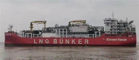 我国首艘江海全域全季lng运输加注船建成， “水上移动加气站”服务阳江