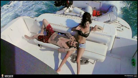 Remembering Amy Winehouse On Her 40th Birthday And More Sexy Cam Girls