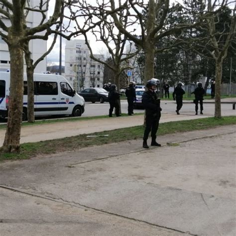 “guerre De Territoire” Entre Trafiquants à Planoise 5 à 15 Ans De