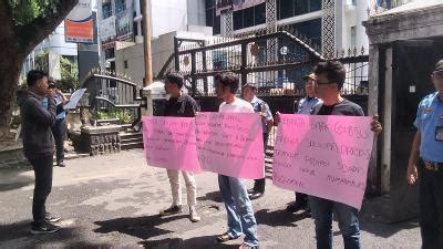 Mahasiswa Demo DPRD Sumut Soroti Anggaran Tahun 2022