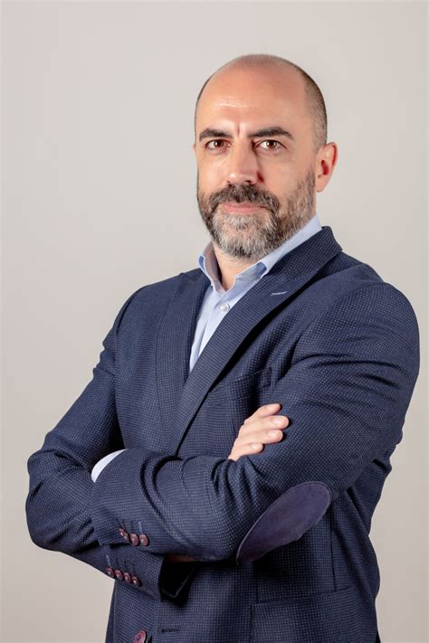 Nikola Jovanovski Центар за правни истражувања и анализи