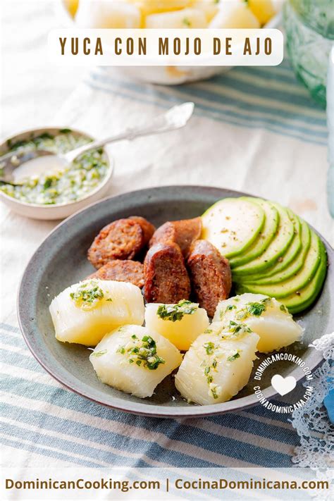 Yuca En Mojo De Ajo